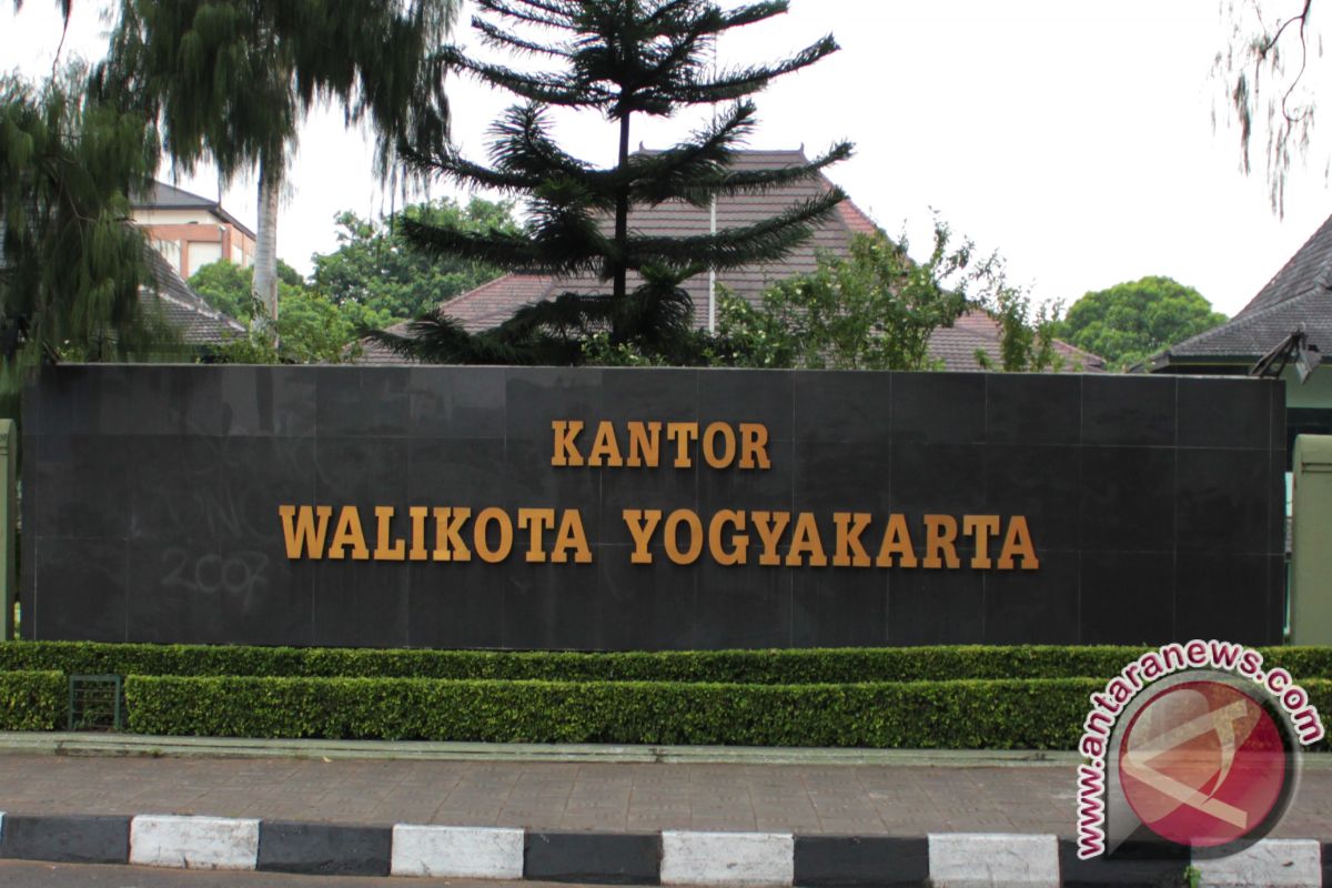 Yogyakarta luncurkan aplikasi "Jogja Smart Service" - ANTARA News ...