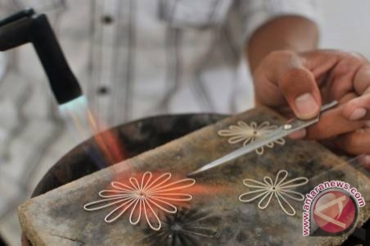 Kerajinan Perak Produk Andalan Kota Kendari - ANTARA News Sulawesi Tenggara - ANTARA News ...