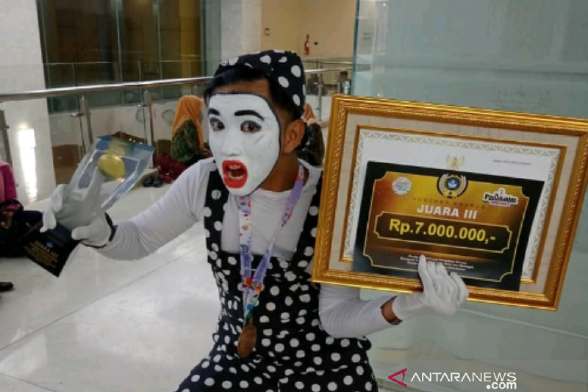 Siswa SLB Mandara Kendari juara tiga nasional lomba Pantonim - ANTARA News Sulawesi Tenggara ...