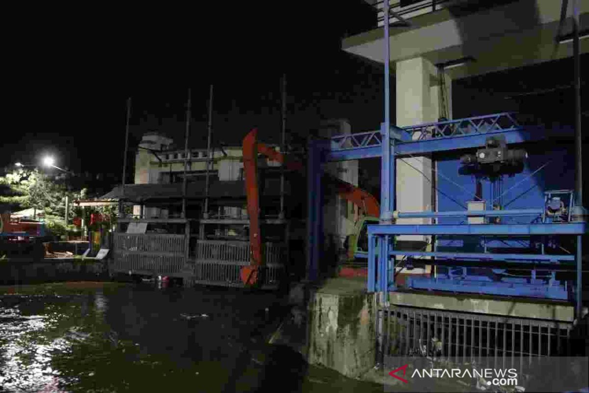 Empat pintu air di Jakarta berstatus siaga dua - ANTARA News Papua