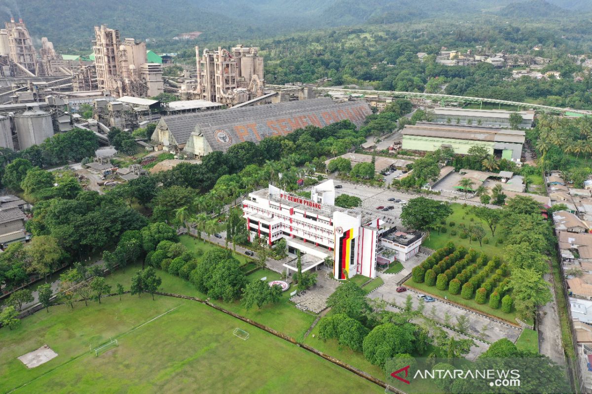 Ini dilakukan PT Semen Padang dalam wujudkan komitmen menjalankan ...