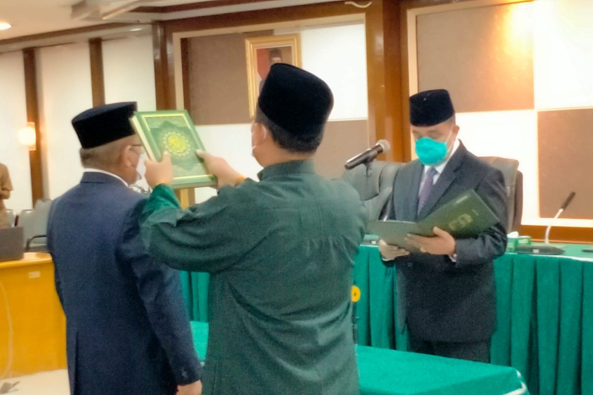 Rektor Unand lantik dekan FIB - ANTARA Sumbar