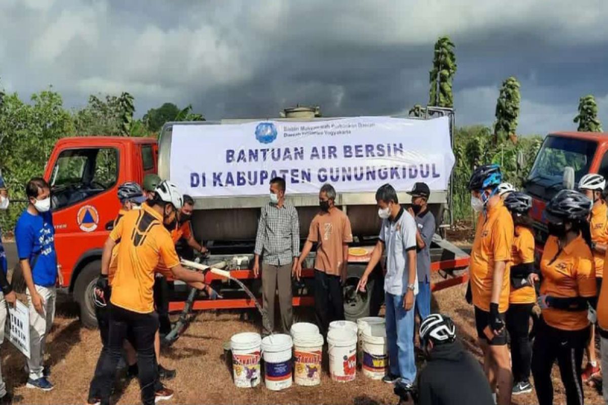 BPBD Gunung Kidul menghentikan distribusi air bersih bagi masyarakat - ANTARA News Yogyakarta ...