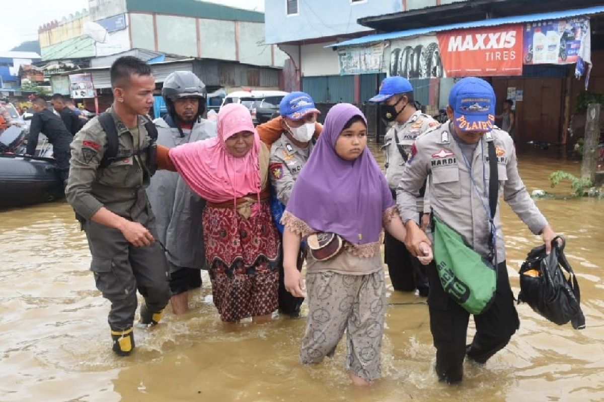 Pemkot Jayapura tetapkan status tanggap darurat bencana alam banjir - ANTARA News Papua
