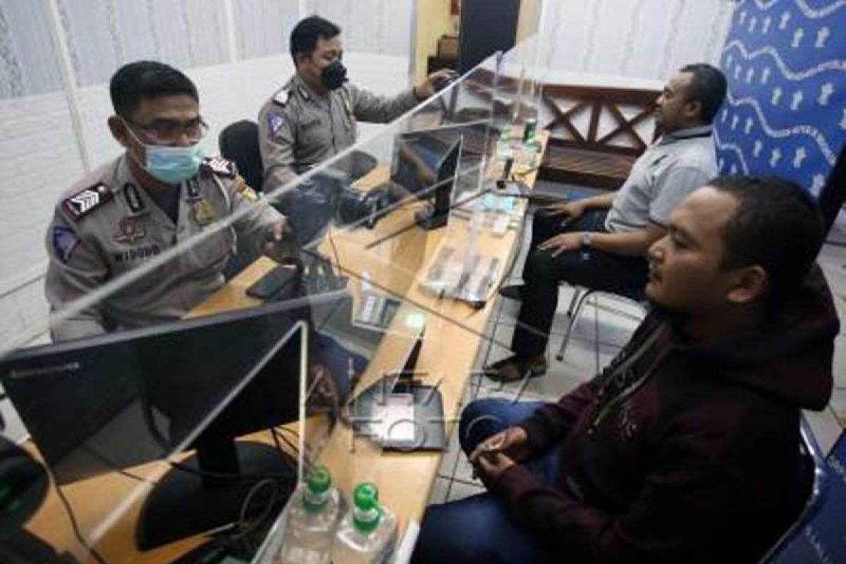 Dispensasi Perpanjangan SIM Di Masa Libur Lebaran - ANTARA Sumbar Dispensasi Perpanjangan SIM Di Masa Libur Lebaran - ANTARA Sumbar