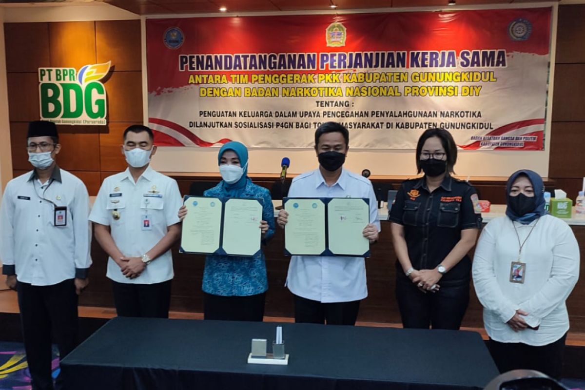 BNNP DIY menggandeng PKK cegah penyalahgunaan narkoba di Gunung Kidul - ANTARA News Yogyakarta ...