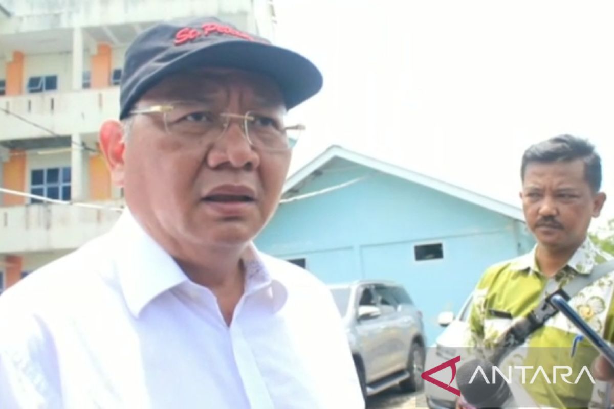 Komisi IV DPR dan KLHK segel lokasi bekas tambang di Bintan - ANTARA News Kepulauan Riau ...