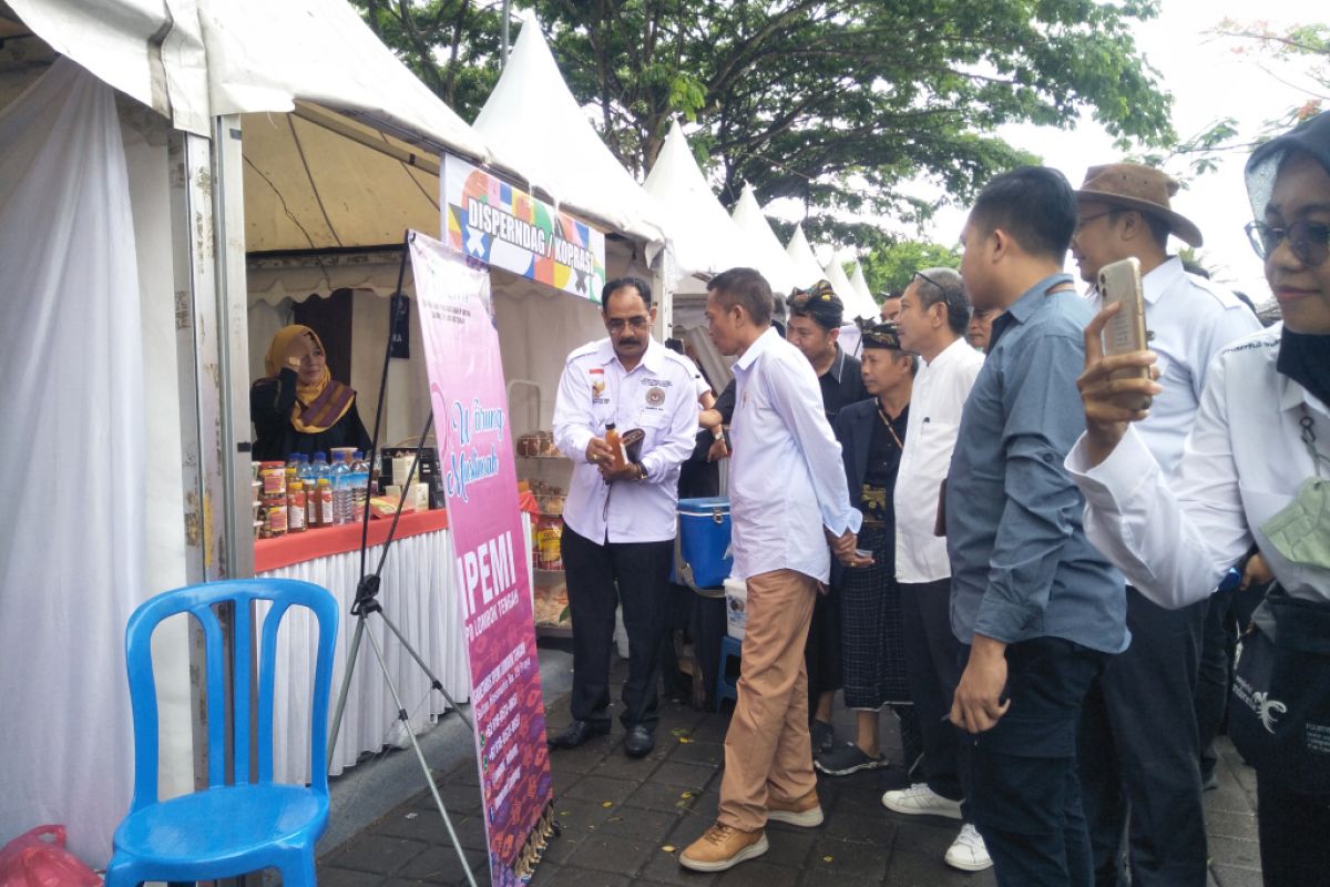 Kegiatan pameran dukung pertumbuhan UMKM di Lombok Tengah - ANTARA News Mataram - Berita NTB Terkini