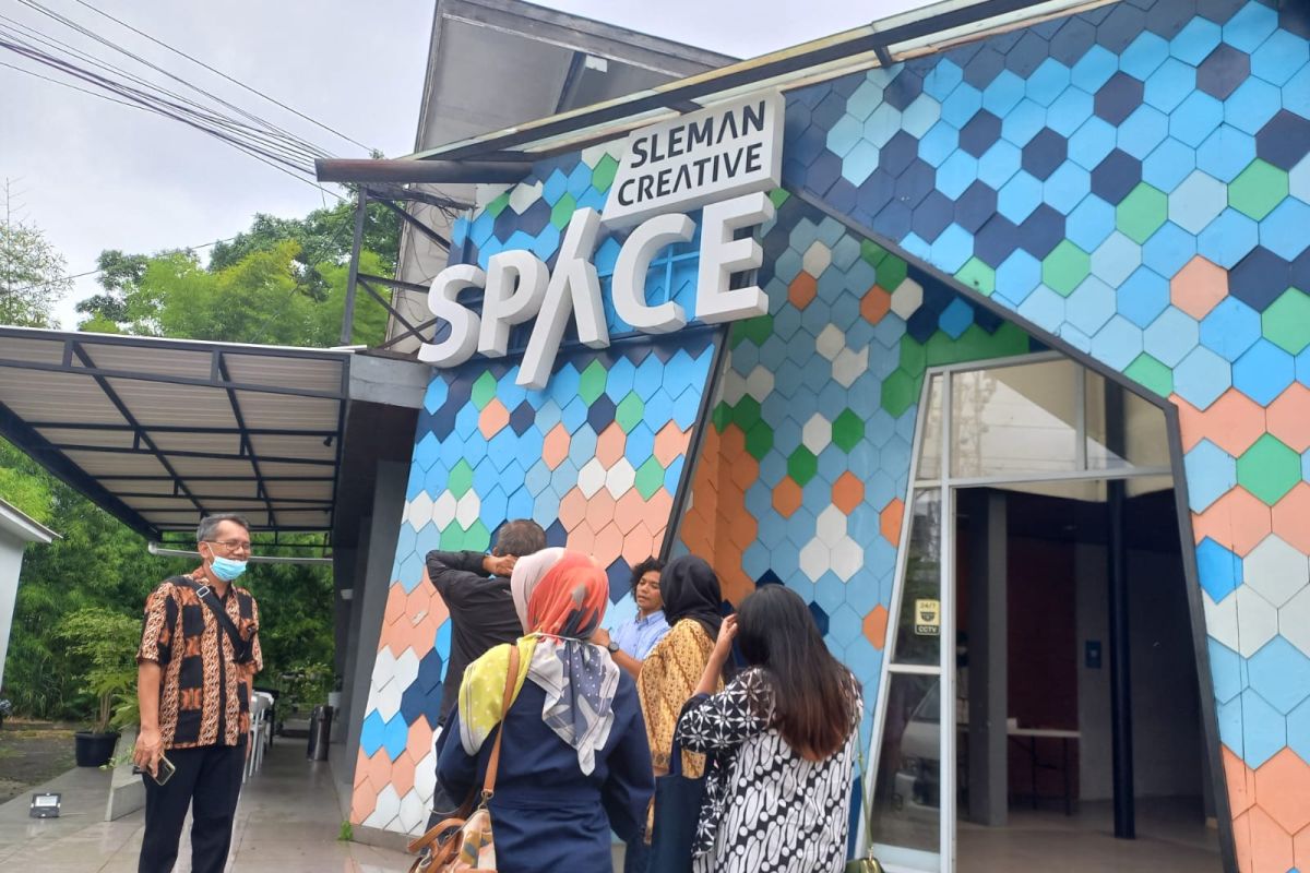 Sleman meningkatkan kualitas pengelolaan ekonomi kreatif - ANTARA News Yogyakarta - Berita ...