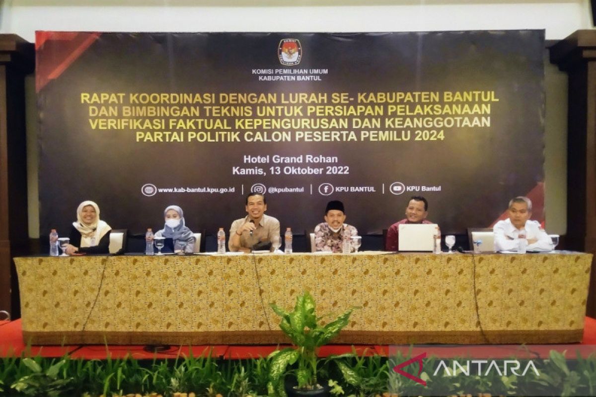 KPU Bantul menerjunkan 10 tim verifikasi faktual keanggotaan parpol - ANTARA News Yogyakarta ...