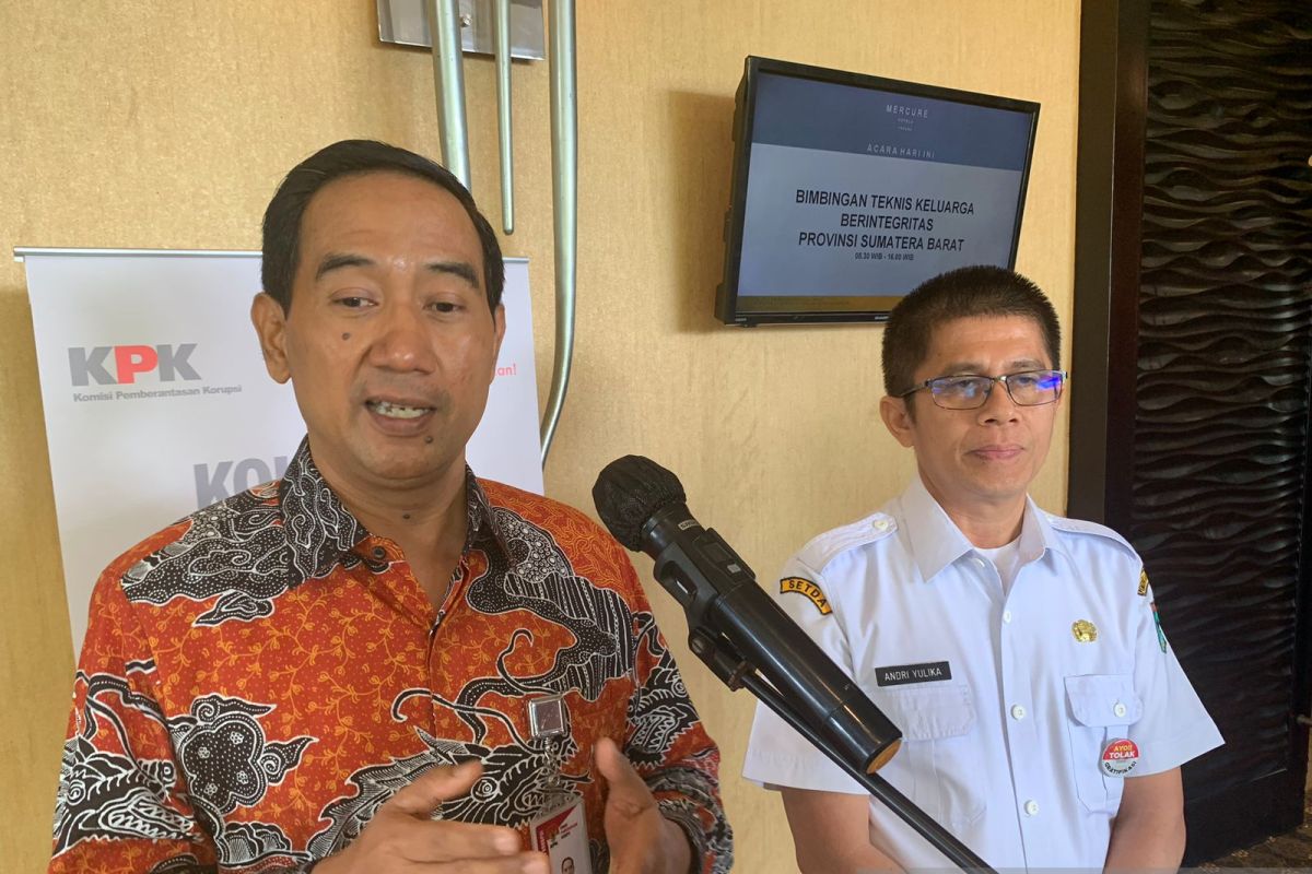 KPK ajak masyarakat cegah korupsi dalam penggunaan dana desa - ANTARA Sumbar