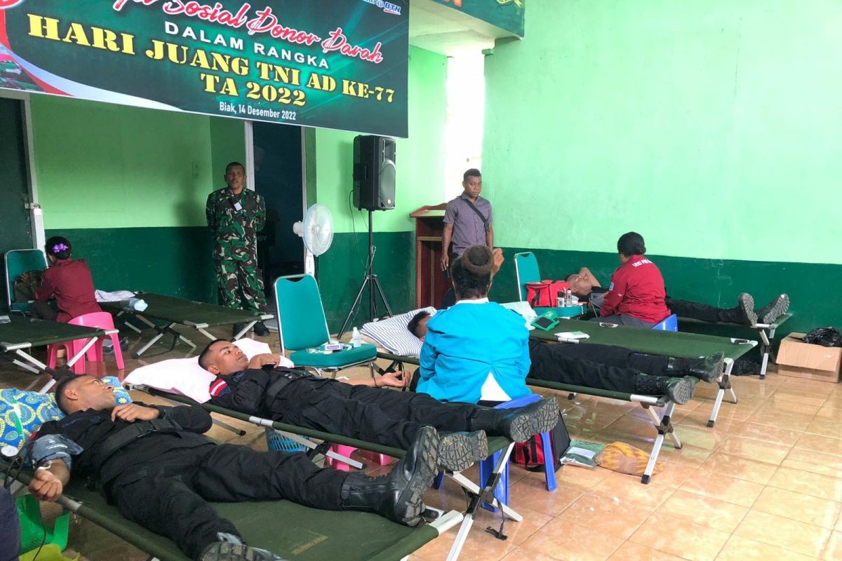 Kodim Biak Numfor gelar donor darah jelang Hari Juang TNI AD ke-77 - ANTARA News Papua