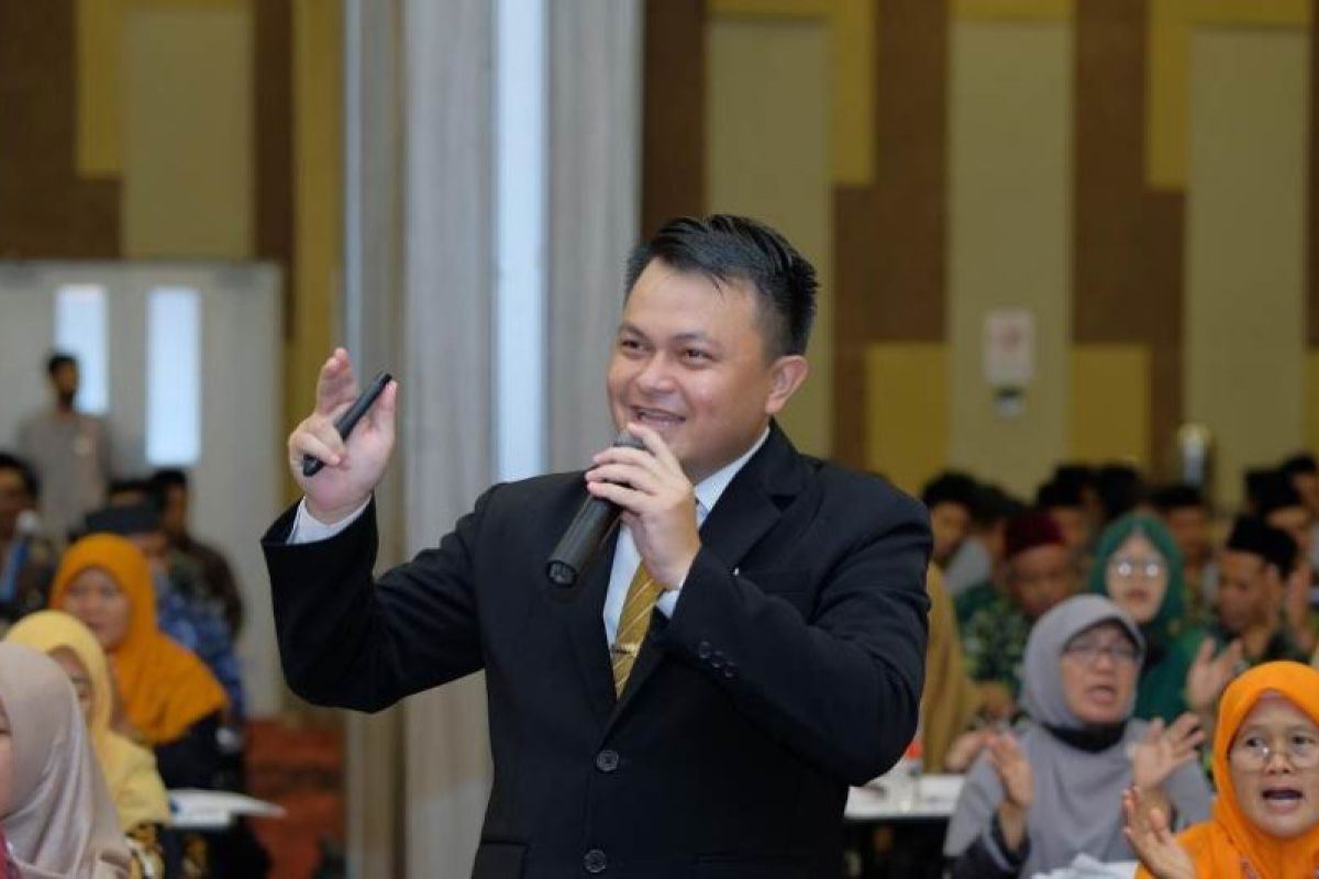 Master Setiawan sampaikan pembelajaran matematika menyenangkan di Cilacap - ANTARA News ...