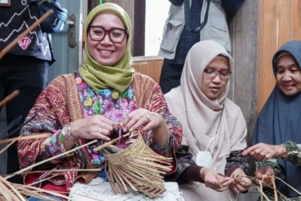 Srikandi PLN gencarkan perempuan tangguh - ANTARA News Yogyakarta ...