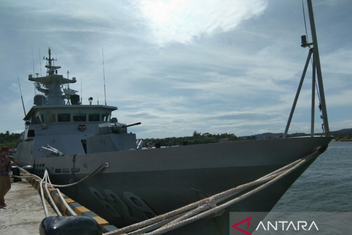 Sebanyak dua kapal perang TNI AL patroli keamanan laut di perairan Sulawesi - ANTARA News ...