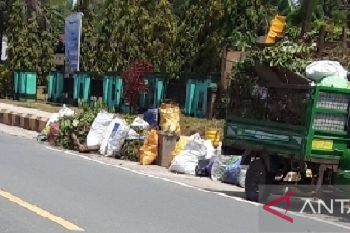 DLH Biak Numfor operasikan dua bank sampah - ANTARA News Papua DLH Biak Numfor operasikan dua bank sampah - ANTARA News Papua