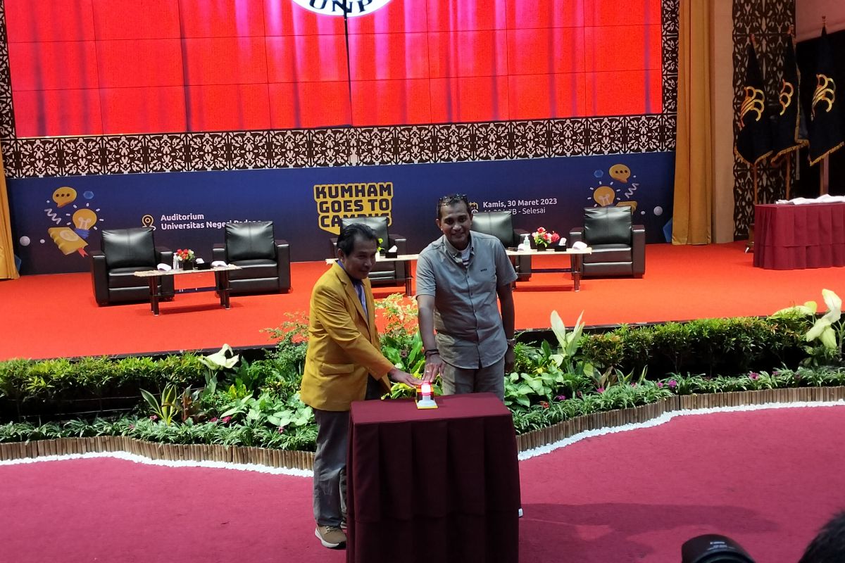 Wamenkumham resmikan Prodi Ilmu Hukum Universitas Negeri Padang ... Wamenkumham resmikan Prodi Ilmu Hukum Universitas Negeri Padang ...