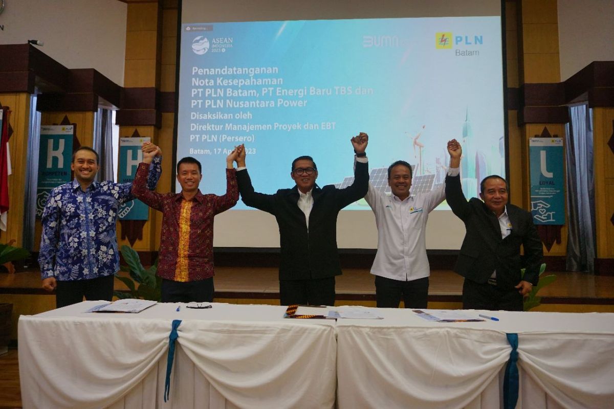 PLN Batam siap salurkan listrik 42 MWp dari energi terbarukan - ANTARA ...