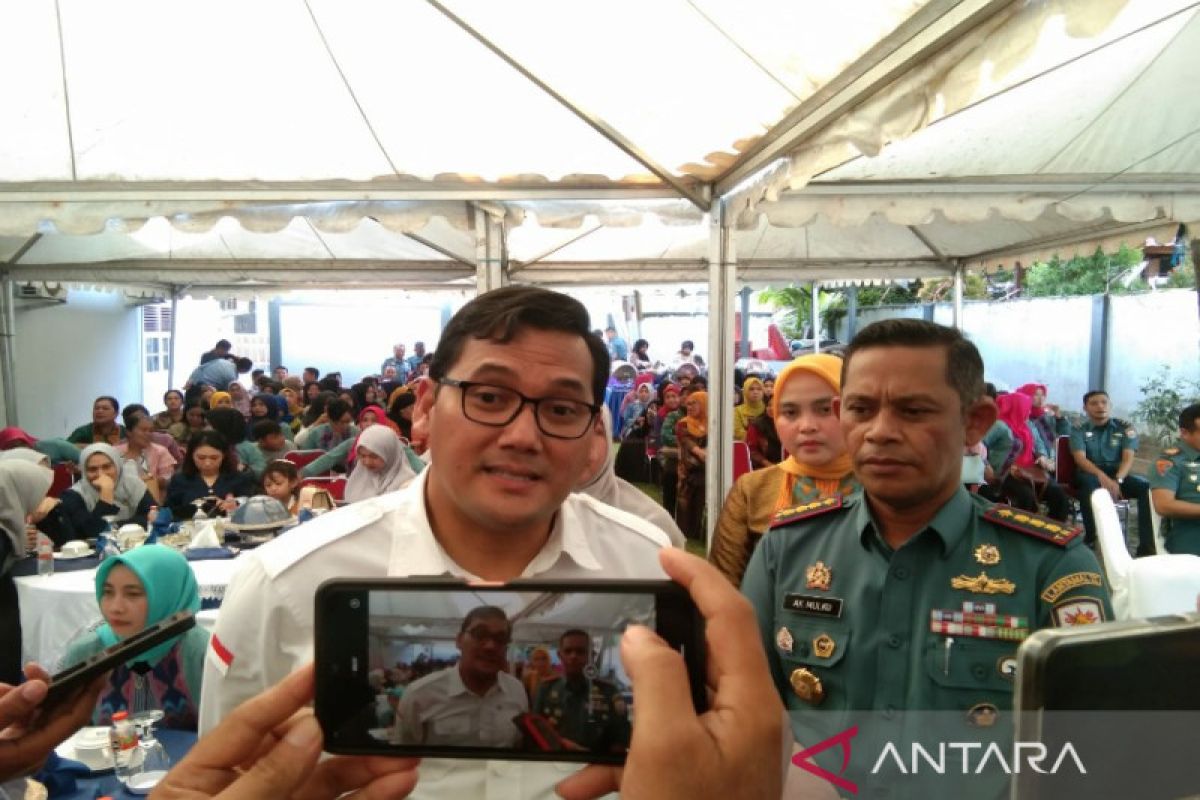 BI Sulawesi Tenggara imbau istri prajurit TNI AL di Kendari belanja pakai QRIS - ANTARA News ...
