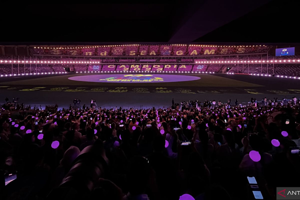 Pakaian adat daerah Indonesia hiasi upacara pembukaan SEA Games 2023 di Kamboja - ANTARA News ...