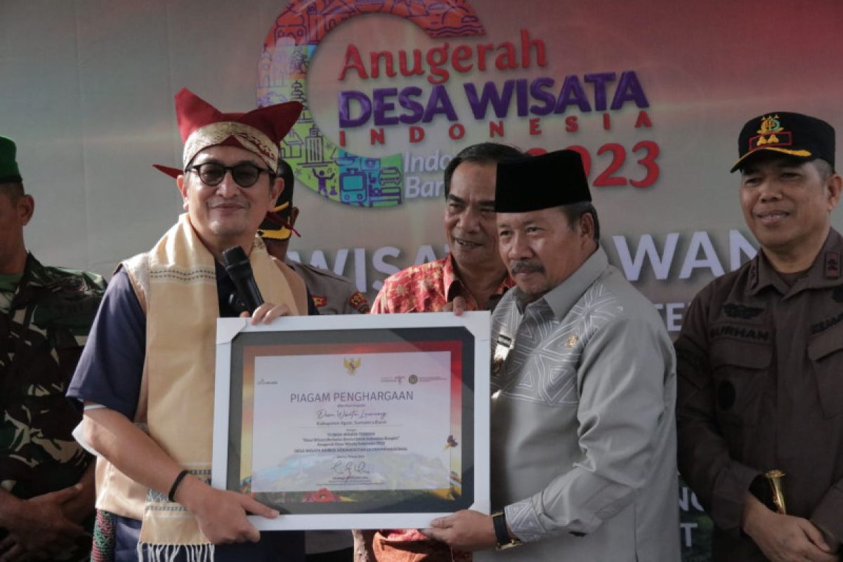 Masuk 75 Besar ADWI 2023, Kemenparekraf RI Kunjungi Desa Wisata Lawang - ANTARA Sumbar