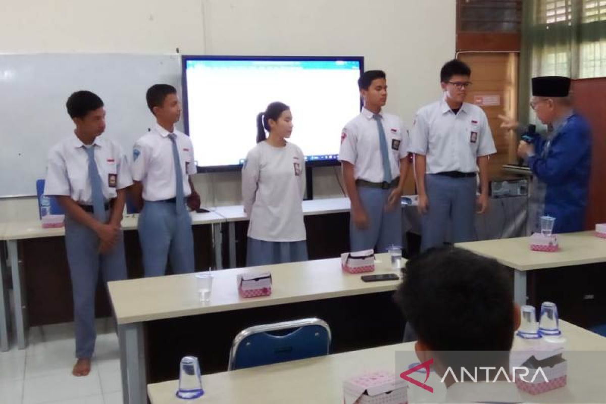 Pelajar SMA dipupuk literasi kerukunan umat beragama - ANTARA News Yogyakarta - Berita Terkini ...