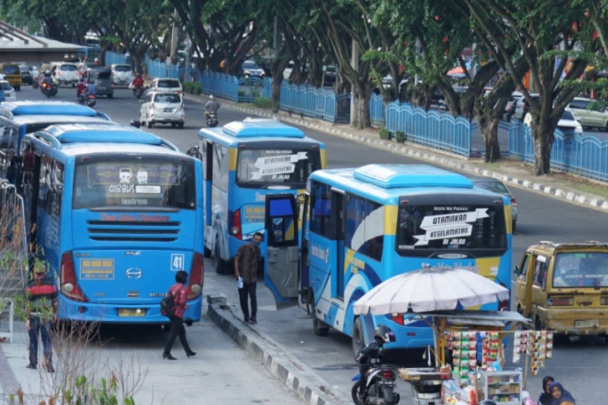 Pemkot Pekanbaru gratiskan layanan bus Trans Metro - ANTARA News ...
