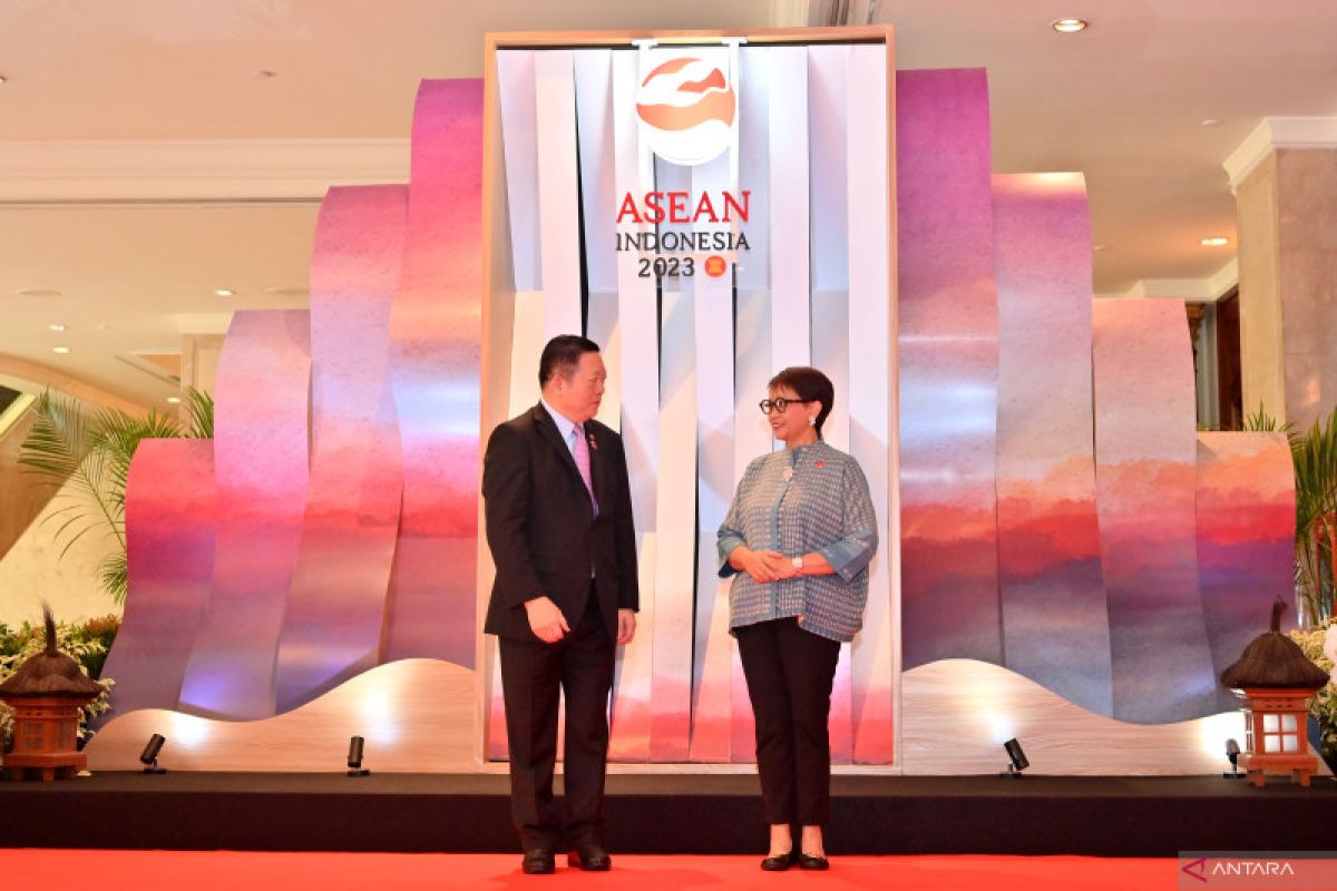 Menlu Retno Marsudi sambut kedatangan Sekjen ASEAN - ANTARA News