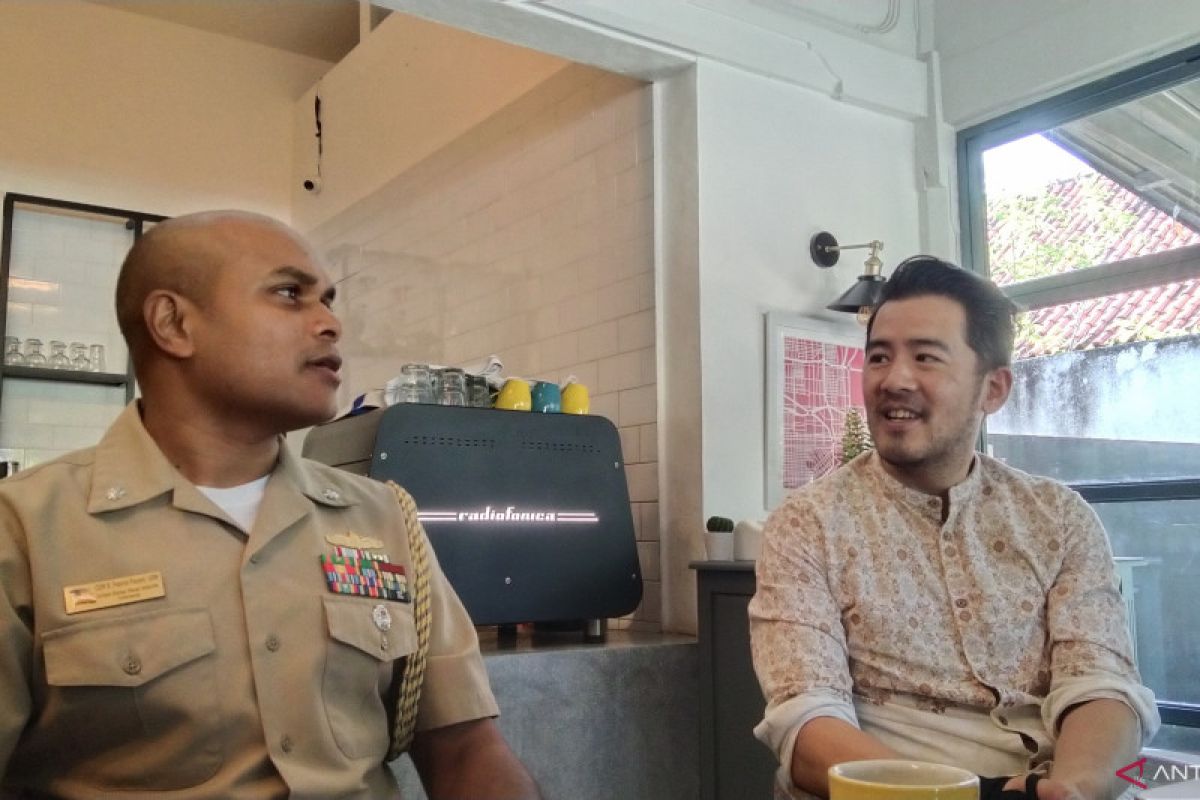 Personel kapal induk AS melakukan misi sosial di Bali - ANTARA News ...