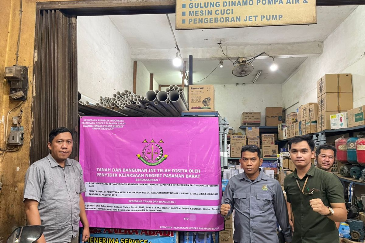 Penyidik Kejari Pasaman Barat sita ruko milik tersangka korupsi RSUD ...