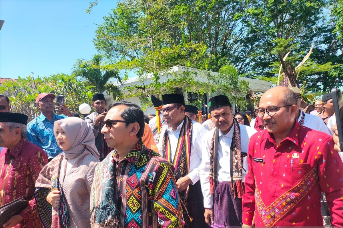 Penjabat Gubernur NTT Ayodhia Kalake berkomitmen menjaga keberagaman ...