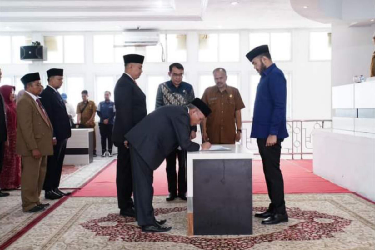 Wako Fadly Amran lantik 51 Pejabat - ANTARA Sumbar Wako Fadly Amran lantik 51 Pejabat - ANTARA Sumbar