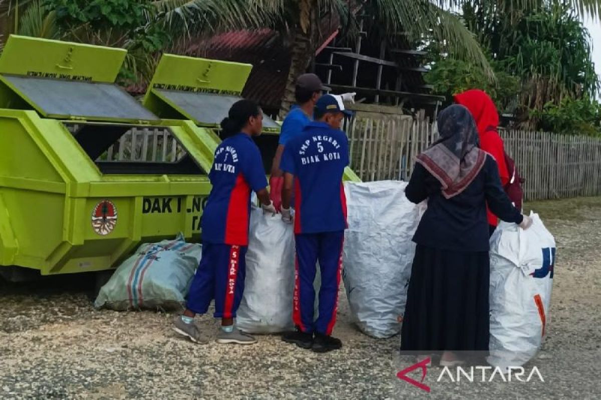 DLH Biak: Pengurangan sampah dari rumah warga mencapai 30 persen - ANTARA News Papua