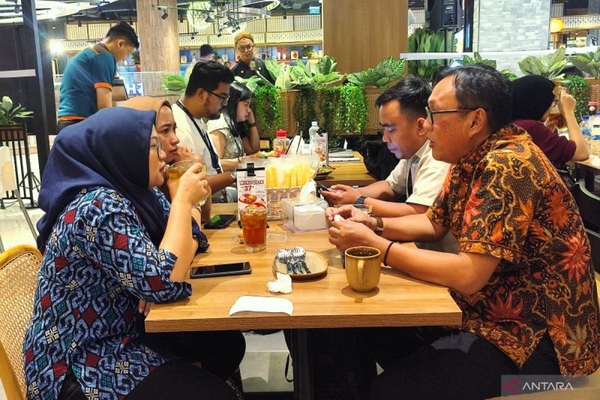 Masyarakat Indonesia suka 'dine in' di restoran karena kebiasaan berkumpul - ANTARA News ...