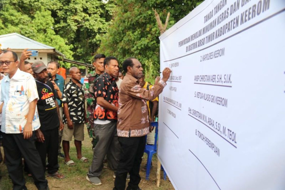 Pemkab Keerom fokus perangi miras dan narkoba di 2024 - ANTARA News Papua Pemkab Keerom fokus perangi miras dan narkoba di 2024 - ANTARA News Papua