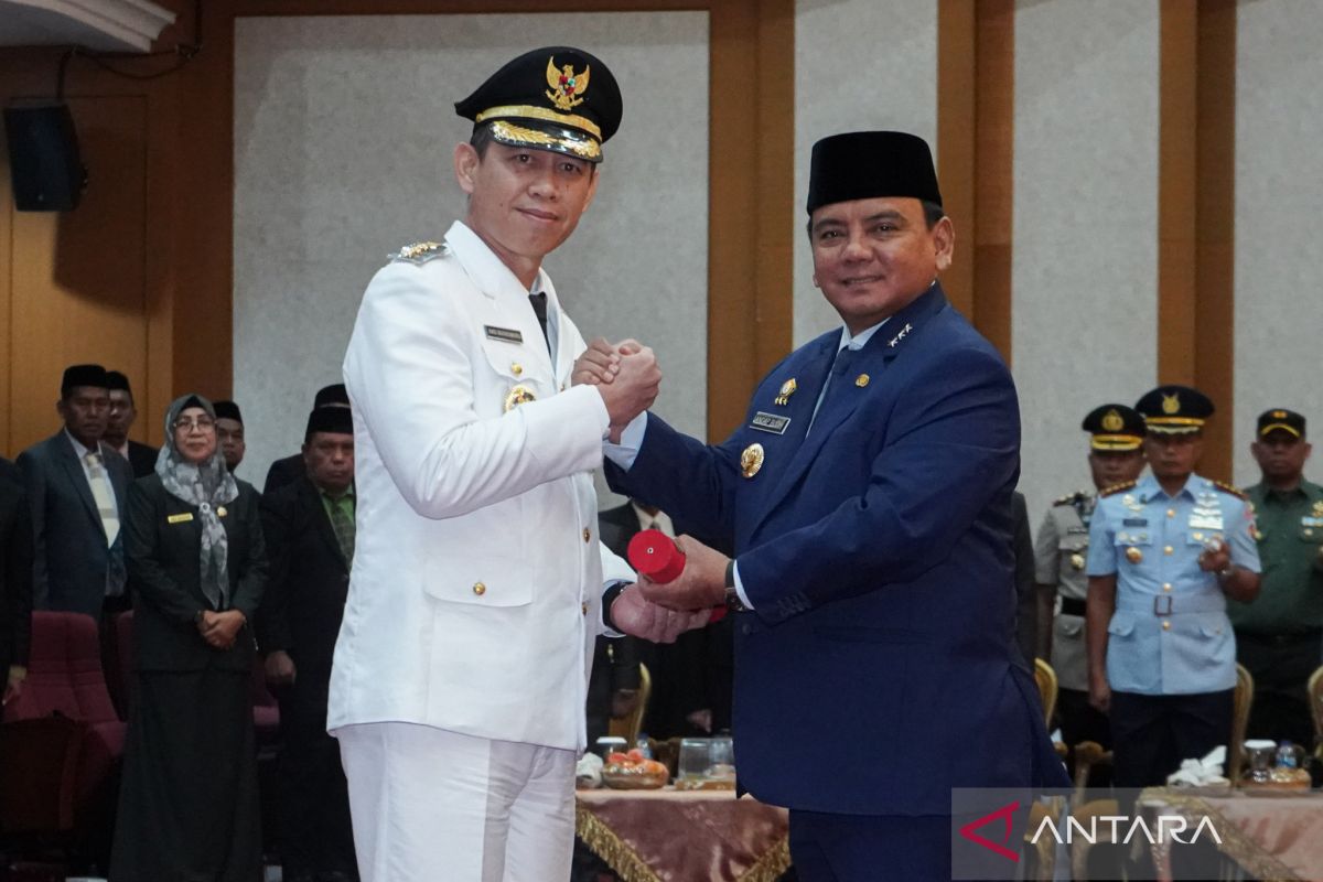 Pelantikan Pj Bupati Kolaka - ANTARA News Sulawesi Tenggara - ANTARA News Kendari, Sulawesi ...