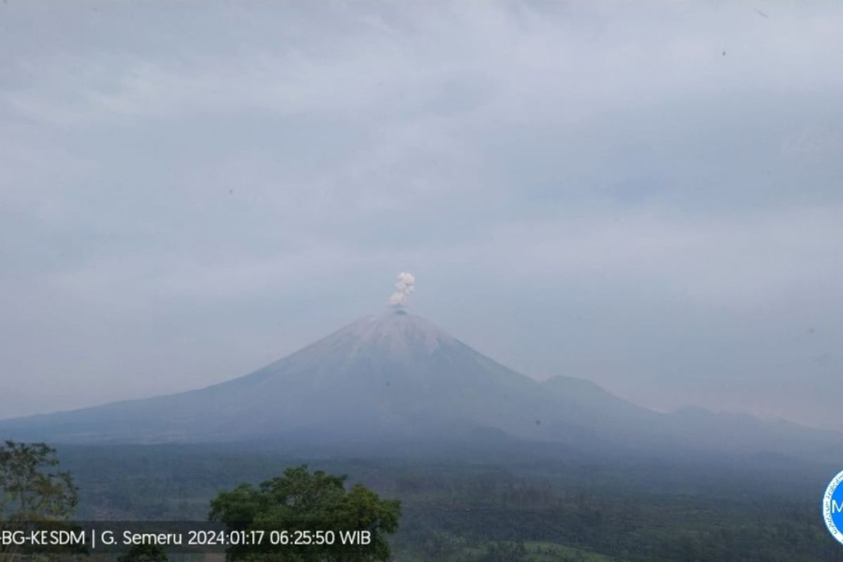 Gunung Semeru kembali erupsi - ANTARA News Kepulauan Riau - Berita Kepulauan Riau Terkini