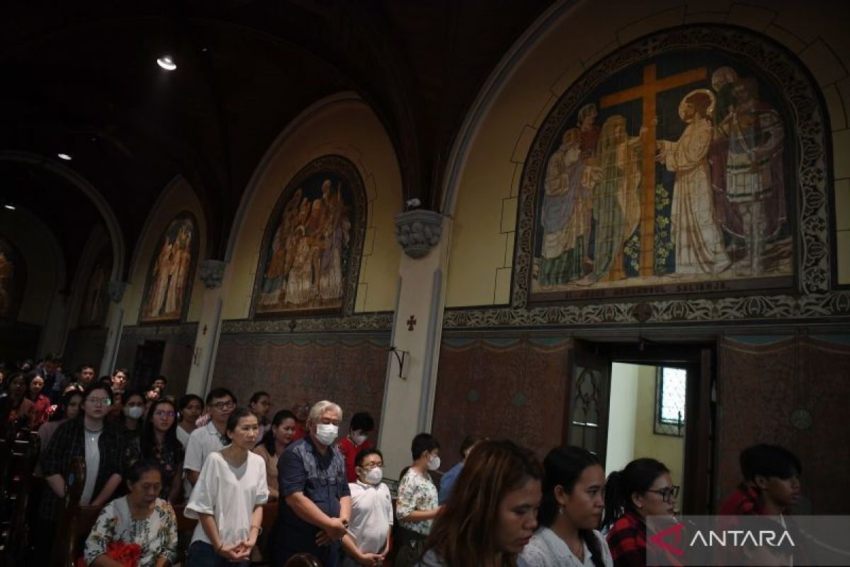 Ibadah misa kenaikan Isa Almasih di Gereja Katedral Jakarta - ANTARA News