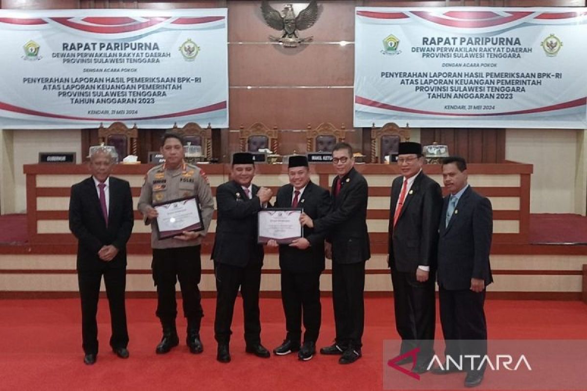 Kanwil ATR/BPN dan Polda terima penghargaan dari DPRD Sultra - ANTARA News Sulawesi Tenggara ...