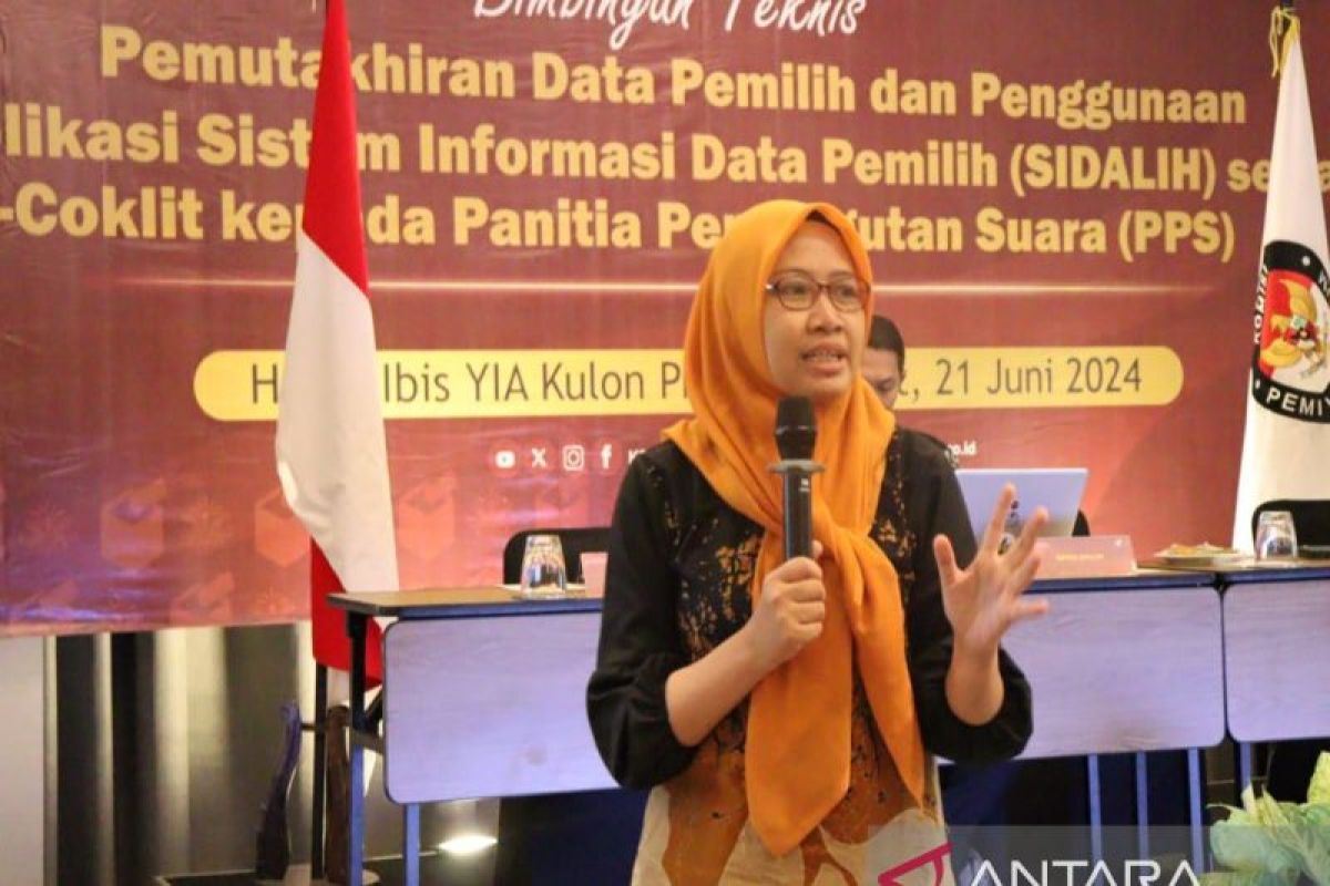 KPU Kulon Progo menggelar bimtek pemutakhiran data pemilih bagi PPK - ANTARA News Yogyakarta ...