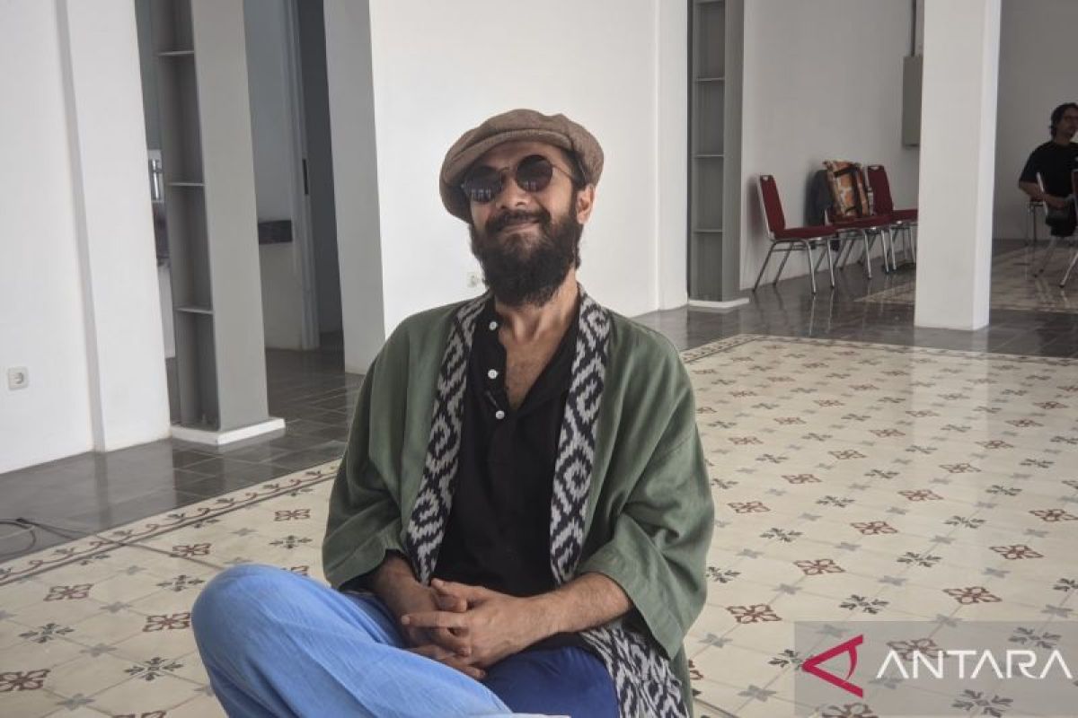 Vikri and My Magic Friend "Merenung" - ANTARA News Yogyakarta - Berita ...