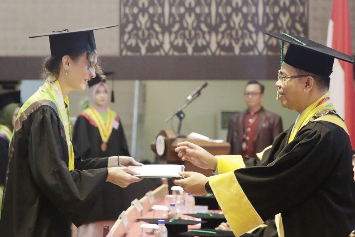 UNP luluskan 1.723 wisudawan - ANTARA Sumbar