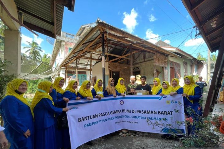 PIKK PLN Regional Sumatera Kalimantan salurkan bantuan bagi korban ...