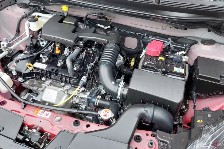 Mencorat-coret kap mesin All New Agya GR Sport di Bali