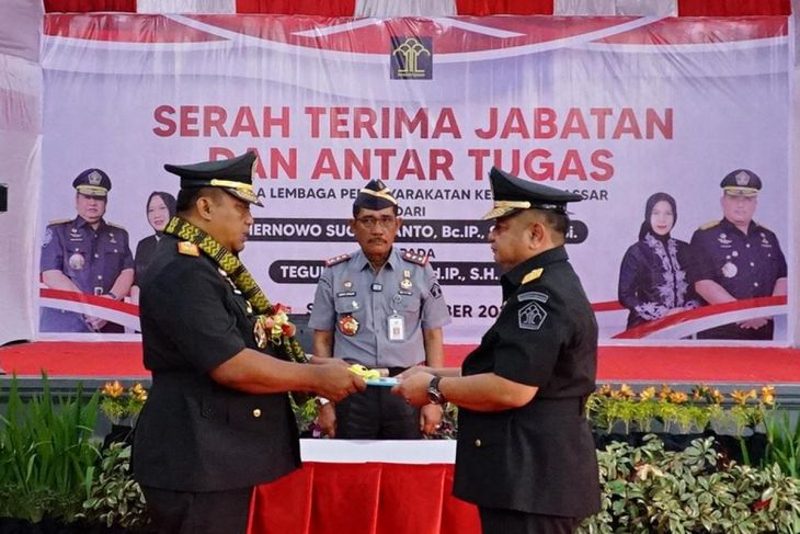 Kakanwil Kemenkumham Sulsel pimpin sertijab Kalapas Makassar - ANTARA News Makassar