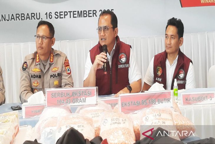 Jaringan Fredy Pratama, 51 Kg sabu asal Malaysia digagalkan Polda Kalsel - ANTARA News ...