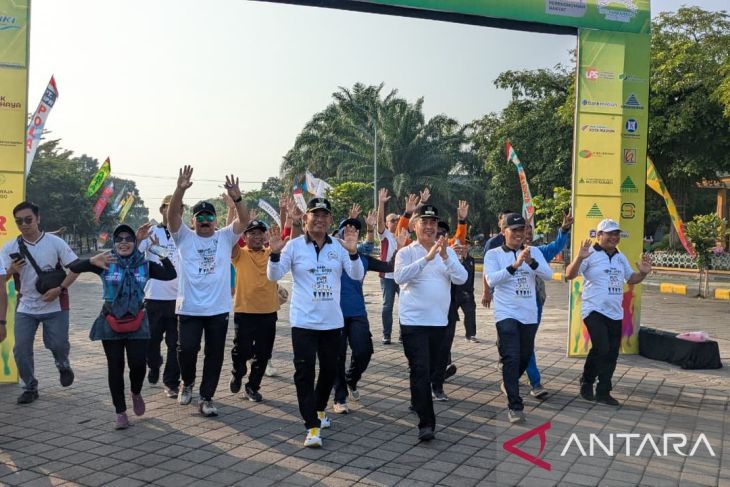 Bupati sebut Fun Walk Hari BPR-BPRS Jatim dongkrak ekonomi Madiun ...