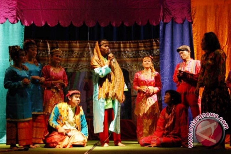 Teater tradisional "Dul Muluk" terancam punah - ANTARA News Sumatera ...