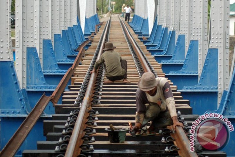 Perbarui Rel KA - ANTARA News