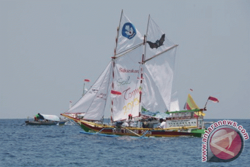 Lomba Perahu Layar Hias Tradisional - ANTARA News